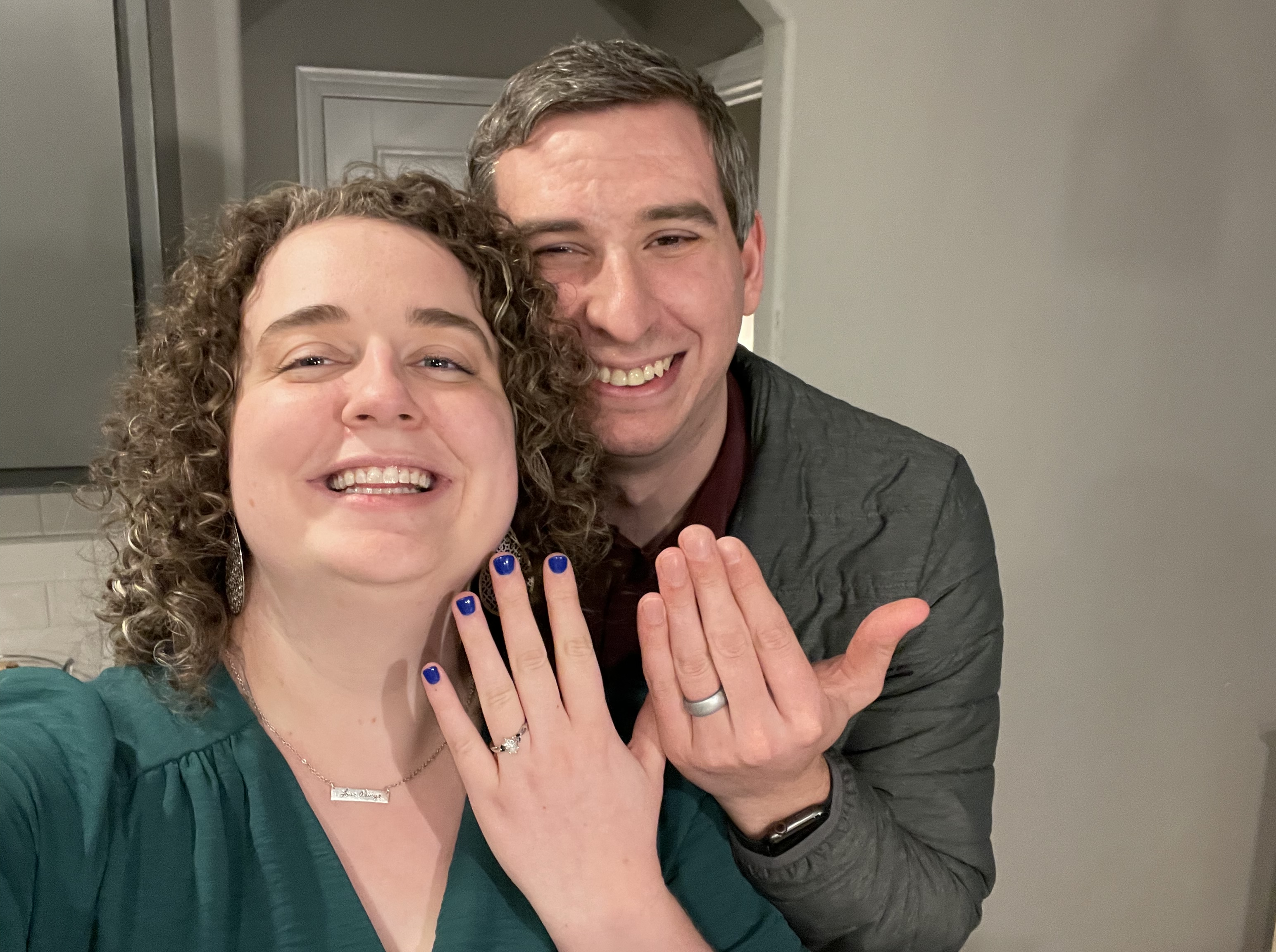 Simultaneous Smiles – Piano Girl